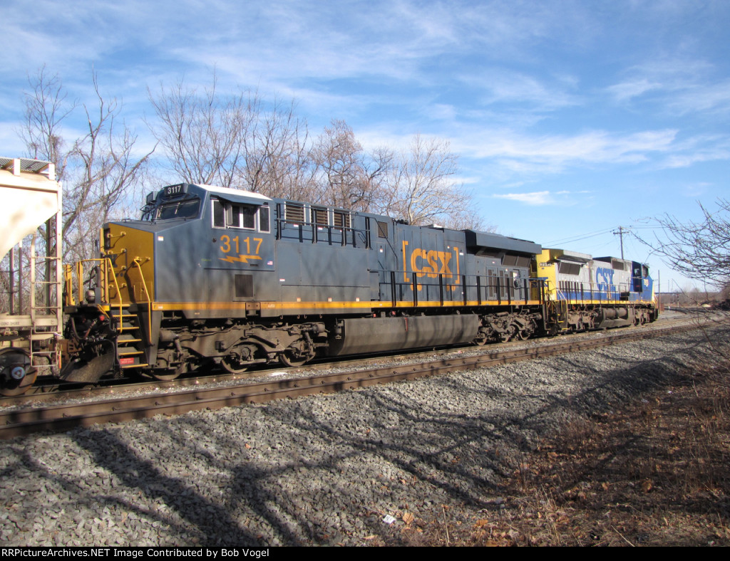 CSX 3117 and 7913